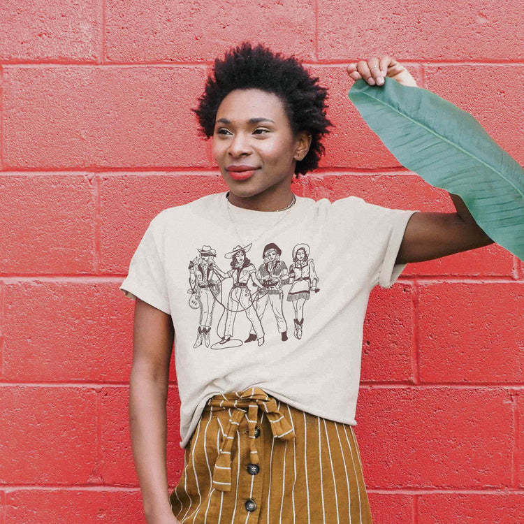 Three Ways to Style a Crop Tee – Intrigue Ink